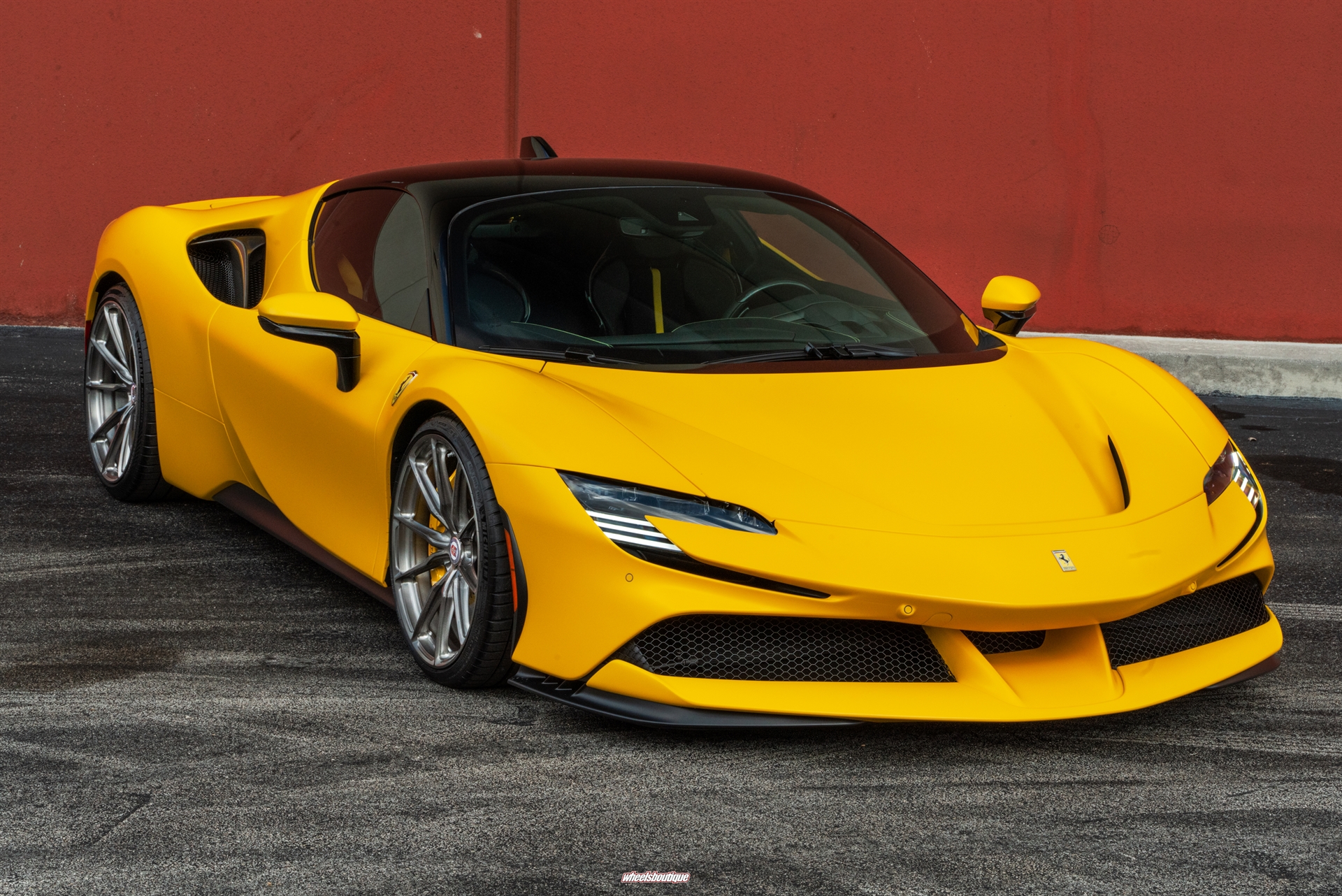 Ferrari SF90 | Gialo Modena | HRE P104SC | Brushed Dark Clear | Wheels ...